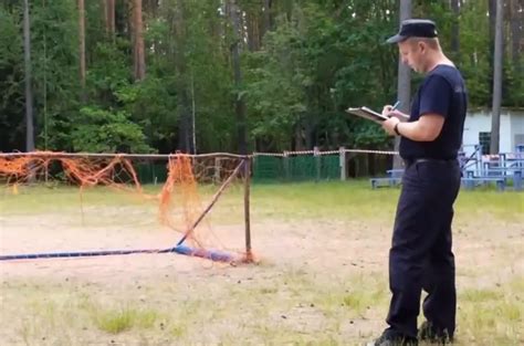 В лагере футбольные ворота упали на ребенка - он в больнице