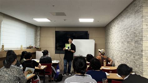 8월 원데이클래스 ‘유화 그리기 진행 사진첩 마포50 행복아카데미