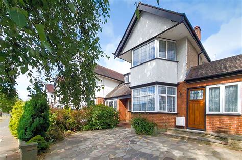 Stanmore HA7 - Spec