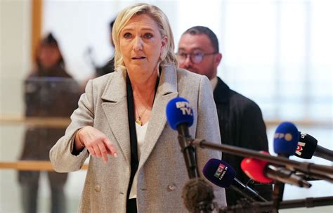 Marine Le Pen nie toute malversation au début de son procès pour détournement de fonds du ...