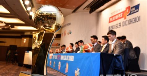 포토 프로농구 우승트로피 주인은 누구