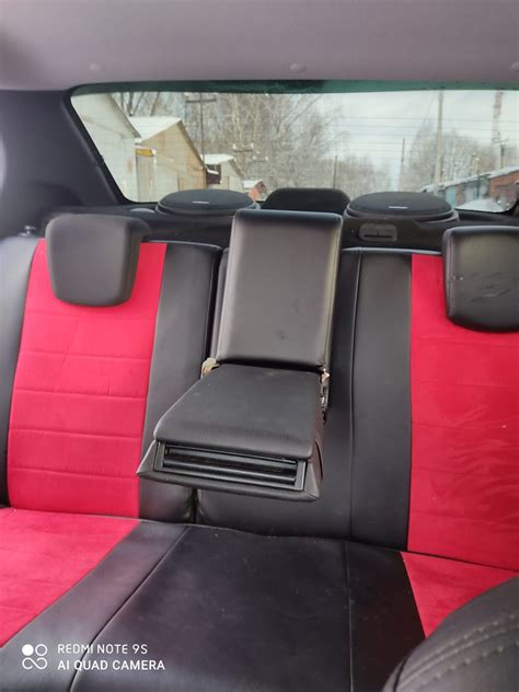 Задний подлокотник. — Renault Logan Stepway, 1,6 л, 2019 года ...