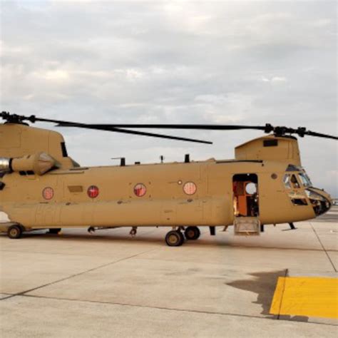 Us Army Amcom Delivers Two Ch 47fs To Australia