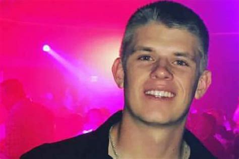 ¡conmovedor Él Es Matthew Cobos El ángel De La Guarda De La Masacre Las Vegas Fotos