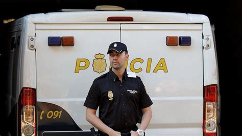 Испанската полиция арестува жена вербувала момичета да се присъединят към ИД Новини бг