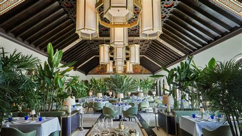 Four Seasons Surf Club Brings Glamour Back To Miami And Debuts Le Sirenuse Restaurant From Positano
