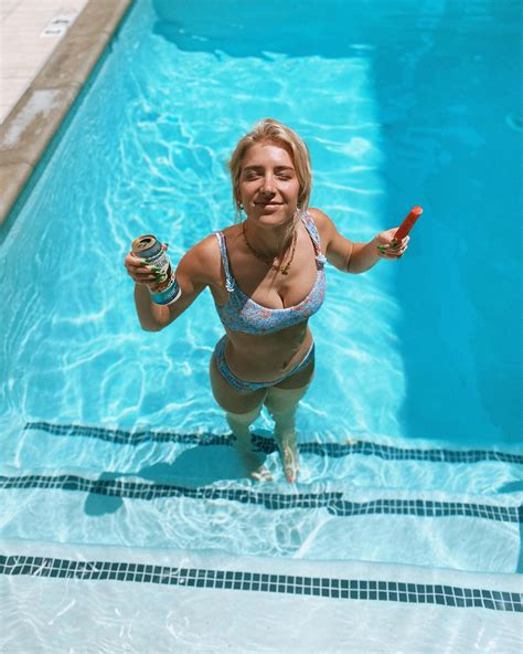 Courtney Miller Summer In The City 🏙👙👖 Instagram