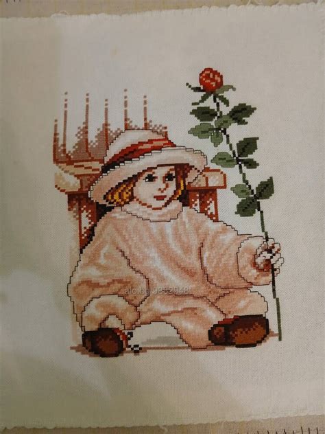 Гоблен Момиче с роза Гоблени Сандански Гоблен 1 1 ДМС Без рамка 27 32 см Бродирана ч