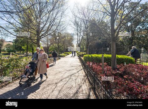 Padua Italy April 2023 People Strolling In The Arena Gardens In Spring In The City Centre