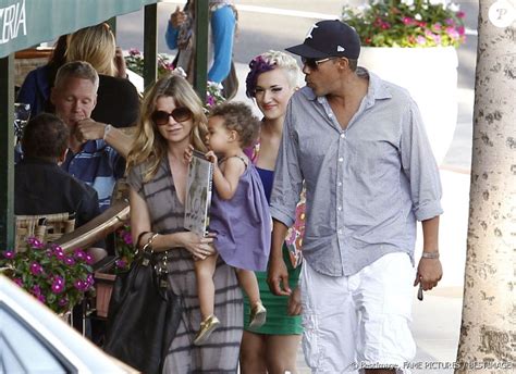 Ellen Pompeo Et Son Mari Chris Ivery Avec Leur Fille Stella En Californie Le 6 Aout 2011