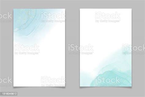 청록색과 민트 색의 액체 수채화 배경에 금색 얼룩과 점 고급 최소한의 청록색 손으로 그린 유체 알코올 잉크 그리기 효과 벡터 일러스트 디자인 템플릿 청록색에 대한 스톡 벡터