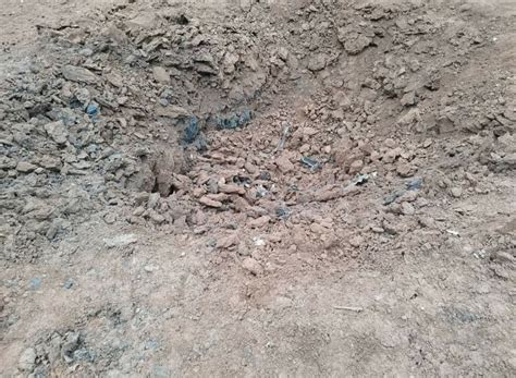 စစ်တပ် ဗုံးကြဲသဖြင့် ဒီးမော့ဆိုပြည်သူ ၃ ဦး ဒဏ်ရာရ၊ စာသင်ဆောင်အပါ တဲအိမ်များ ပျက်စီး