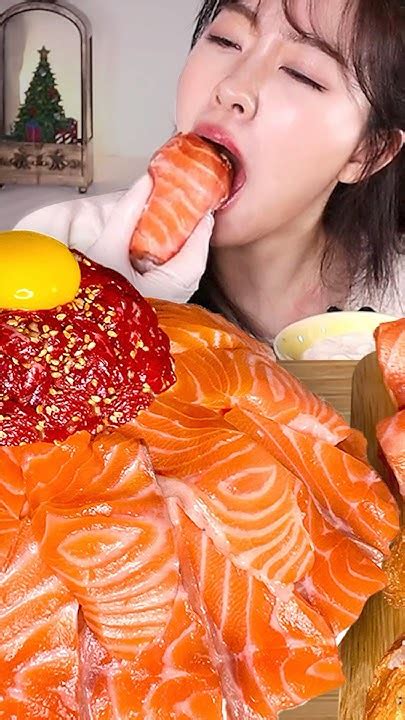 육회 품은 연어 살살녹는 연어와 쫀득한 육회ft대왕 연어초밥🍣연어포케 유부초밥ㅣ연어 먹방 Youtube