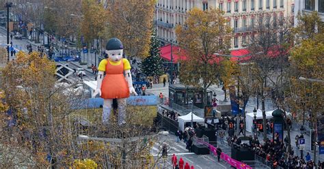 ‘영희가 나타났다 파리에서 열린 오징어게임