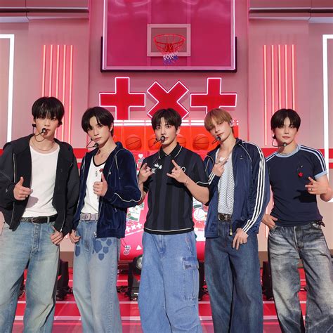 Txt 투모로우바이투게더 Fanpage 250504 Soobin 인기가요 미션포토 누가 Txt 사진을 훔쳤을까 영원한 쭈니 토끼 수빈 얼굴 천재 범규 천사 휴닝카이