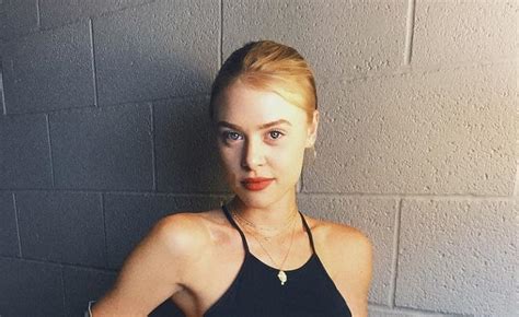 Hayley Erin Outfits Style And Looks K4 Fashion