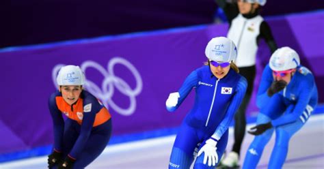 포토 김보름 여자 매스스타트 은메달 목에 걸다