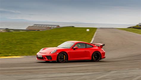 Bask In The Track Day Glory Of The 2018 Porsche 911 Gt3 Cnet