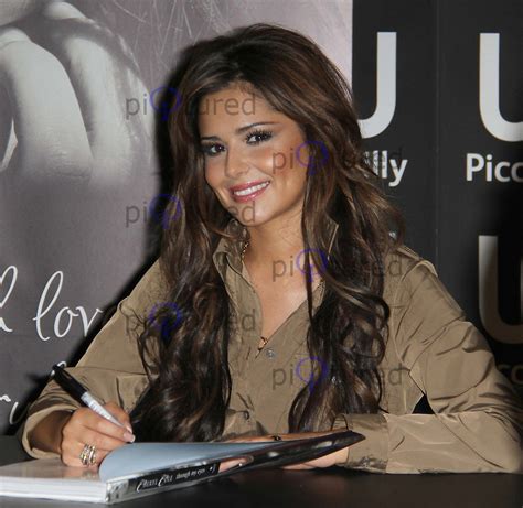 Cheryl Cole Layered Hair Cheryl Steps Out With Heartbreak Haircut And