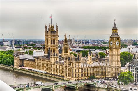 英国伦敦议会大厦威斯敏特宫空中观察高清图片下载 正版图片502755341 摄图网