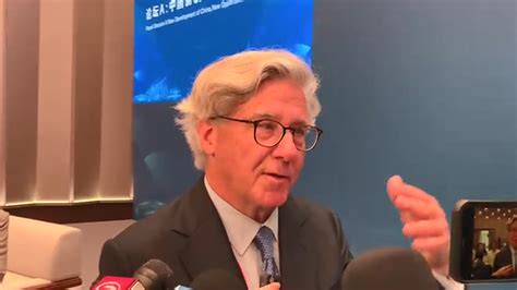 约翰·桑顿：英语主导着国际沟通渠道，中国的声音太少了 凤凰网视频 凤凰网