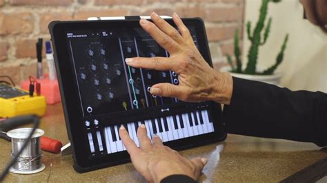 The Moog Model 15 Synthesizer Stuffs A 10 000 Synth Into An IPad App
