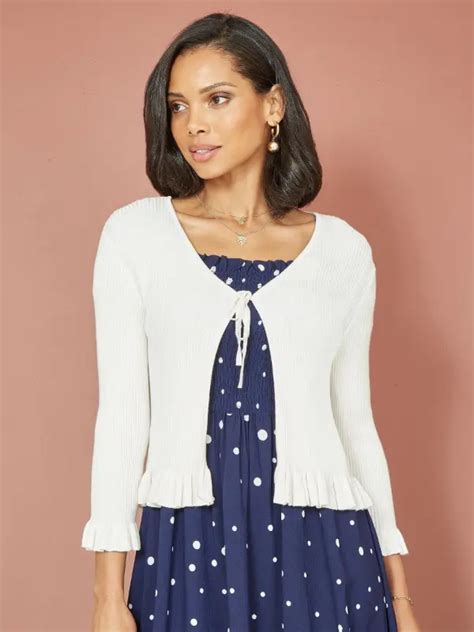 10 White Cardigan Outfit Ideas Thats Not Boring