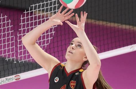 Roberta Purashaj è La Nuova Alzatrice Di Soverato Volley News