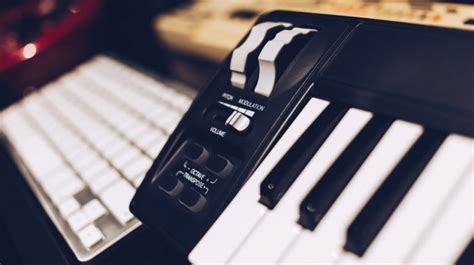 The 8 Best Wireless Bluetooth Midi Controllers 2024 Musician Wave