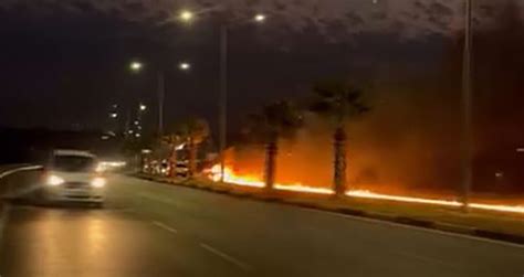 Adanada Seyir Halindeki Otomobil Alev Topuna Döndü O Anlar Kamerada