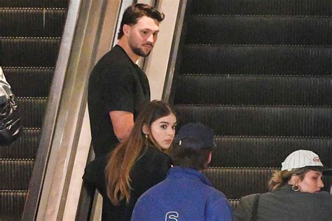 Hailee Steinfeld And Josh Allen Have A Night Out In N Y C Photos
