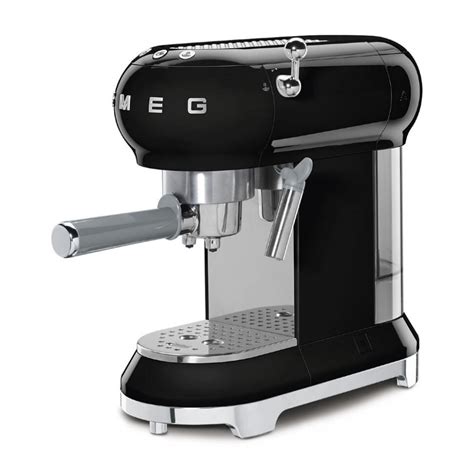 Купить Кофемашина рожковая Smeg ECF01BLEU черная. 59990.0000 руб., фото ...