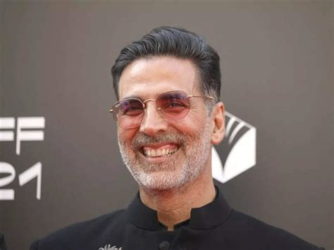 Akshay Kumar : Age, Height, Careeer, Movies, Affairs, Net Worth