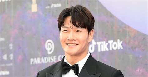 김종국 극비 결혼식 마쳤다…비연예인 신부 ‘007 작전 방불케해