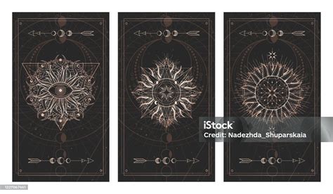 신성한 지오메트리 기호 그런지 텍스처 및 프레임이 있는 세 개의 어두운 그림의 벡터 집합입니다 Freemasons에 대한 스톡