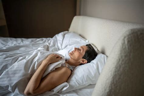 Depersonalizationderealization Disorder When Reality Feels Distant And The Self Feels Unfamiliar