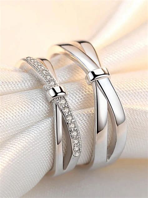 Interlocking Couples Rings