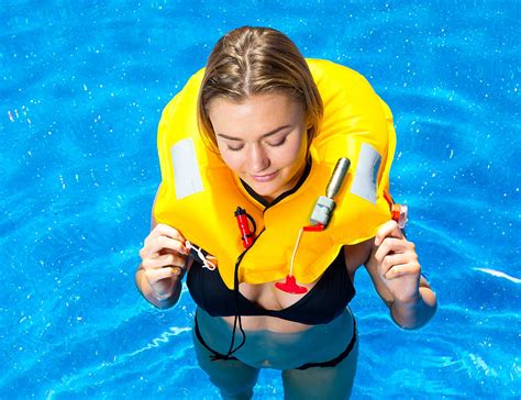 Floatation Device Hoodoo Wallpaper