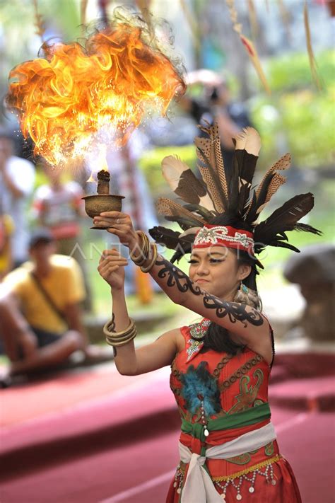 The Art Of Dayak Antara Foto