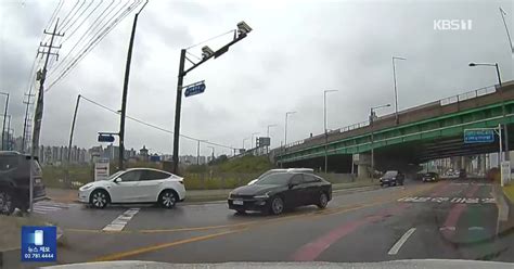 우산 든 여학생의 90도 감사 인사…무슨 일이 [잇슈 키워드]