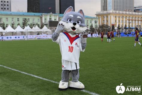 Сүхбаатарын талбайд Нийтийн хөл бөмбөг өдөрлөг эхэллээ