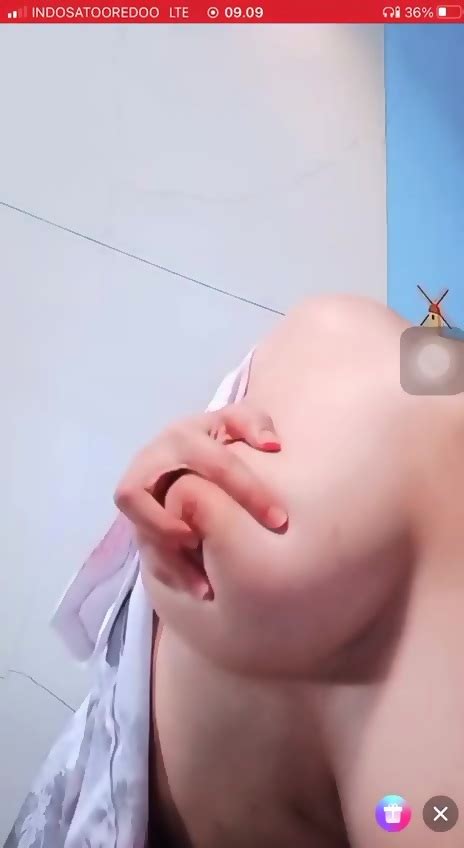 Bugil Di Live Masih Malu Malu