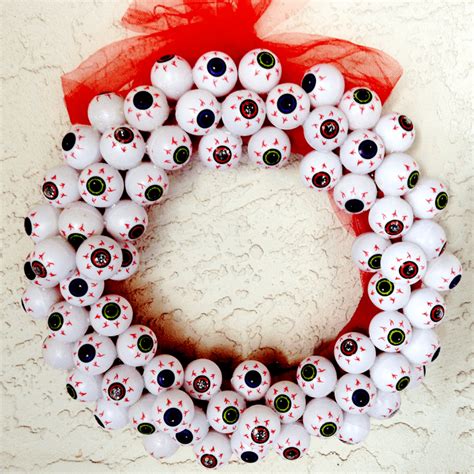 Eyeball Halloween Wreath At Alden Johnson Blog