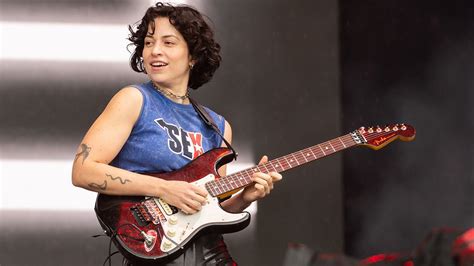 Muna Guitarist Josette Maskin On The Key To Good Pop Guitar Guitar World