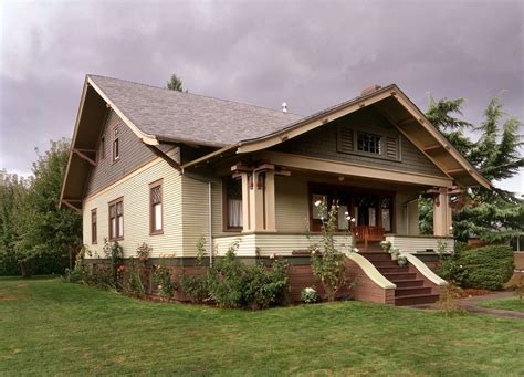 The 1914 Craftsman Bungalow May Have Been Built From A Plan Book