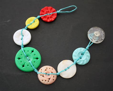 Craftyhope Button Bracelet Tutorial