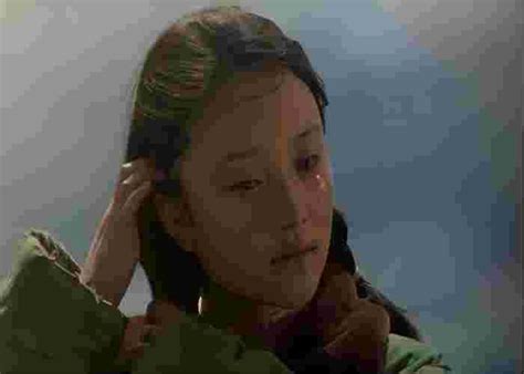 再读《天浴》才懂老金为文秀殉葬不是爱，是彼此救赎与成全 知乎