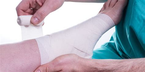 3 Signs That You Should See A Doctor About A Sprained Foot Stand Tall