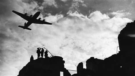 30 Forgotten Moments That Secretly Shaped World History Back In Time