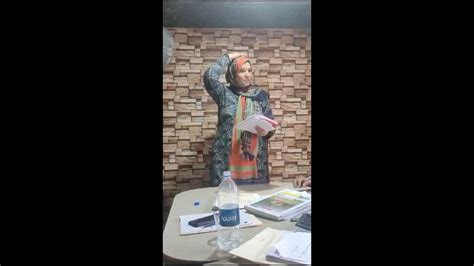 Muhatarma Shadab Yasmeen Sahiba Reciting Kashmiri Nazm At Pulwama On